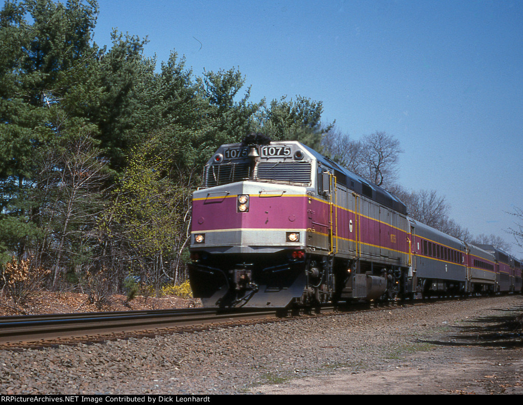 MBTA 1075